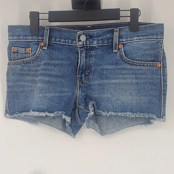 Levi's | Shorts | Levis Raw Hem Denim Shorts Size 26 | Poshmark